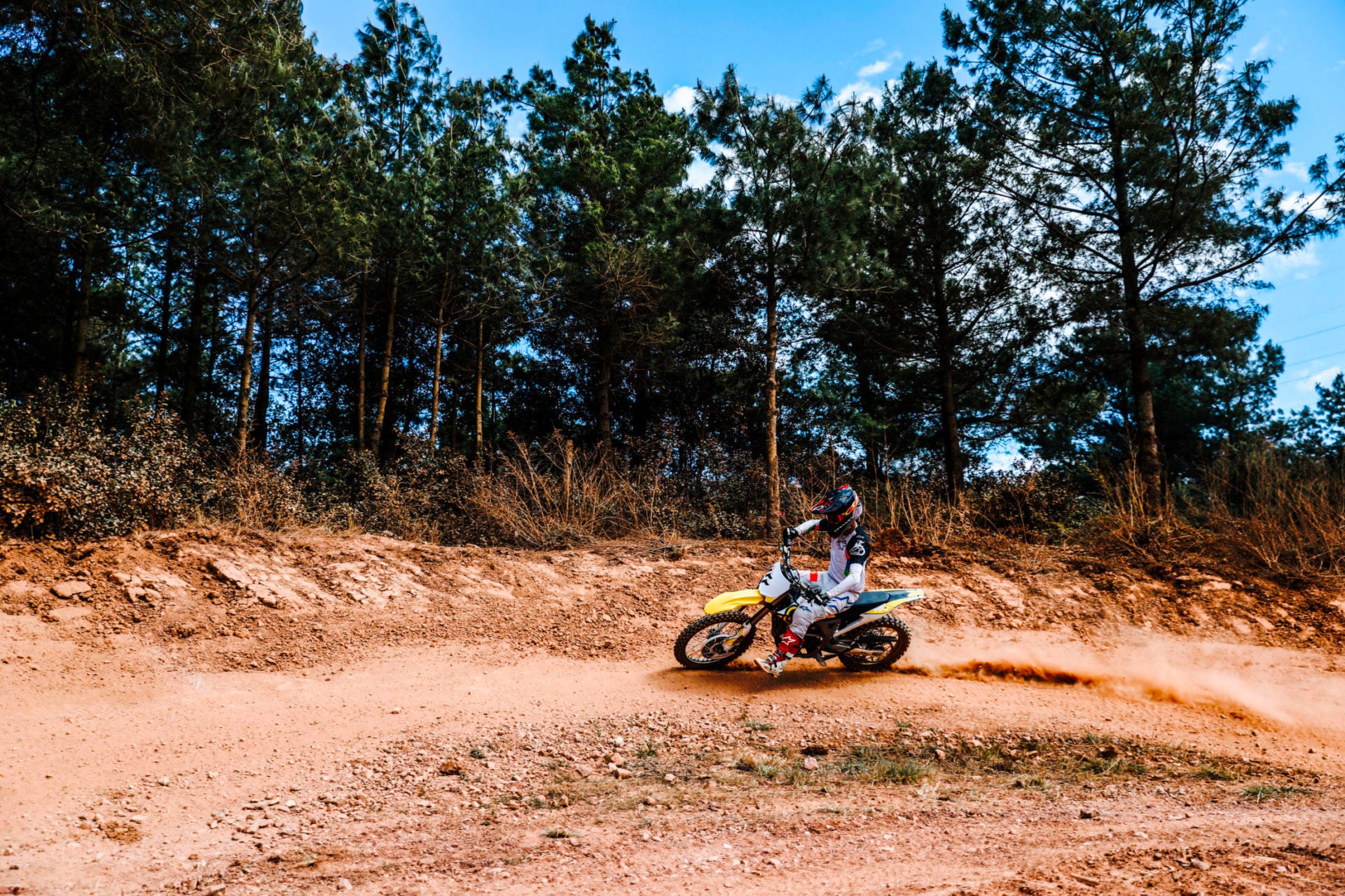 Ein Onlineshop, der sich auf SURRON E-Bikes spezialisiert hat.